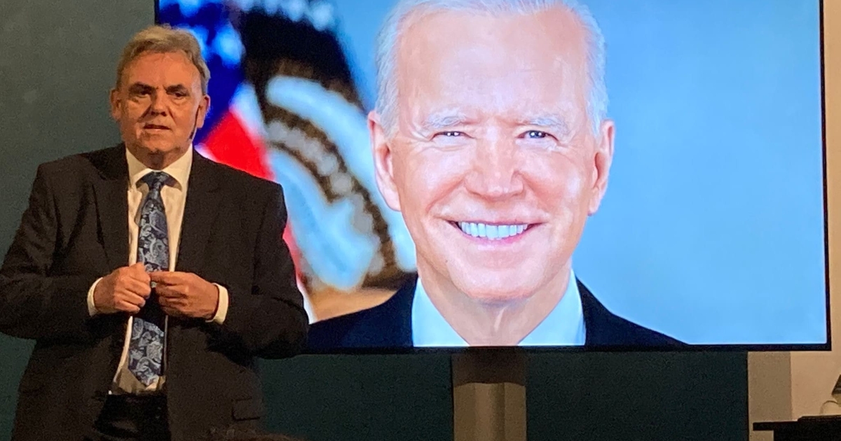 Joe Biden-lezing door Willem Post, gesprek met Alex Krijger | Nieuwspoort